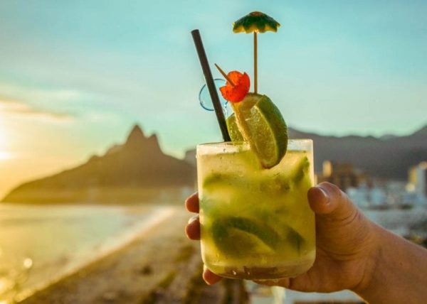 Drinking Around The World : 20 of the Best Travel Inspired Cocktail ...