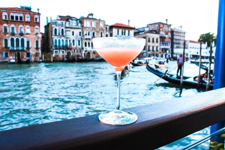 Drinking Around The World : 20 of the Best Travel Inspired Cocktail ...